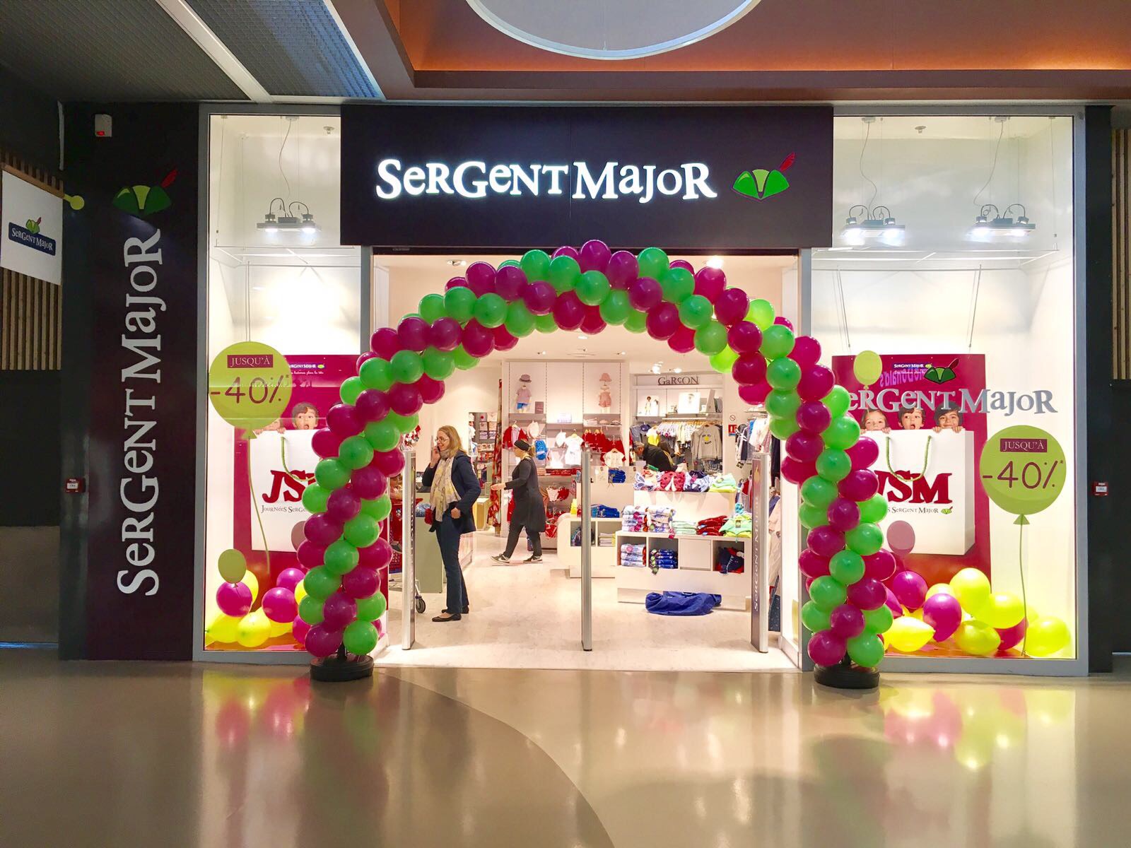 Sergent Major – Centre commercial Carrefour Chambourcy